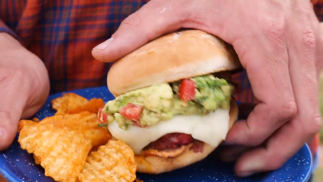 Spicy Guacamole Burger with Jalapeno Mayo - Sprig and Flours